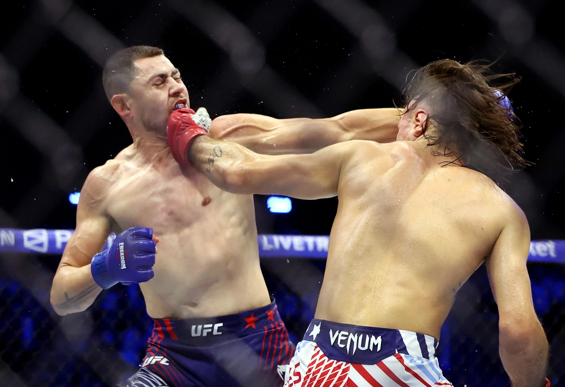 UFC Freedom НА ЖИВО: Руфи не пожали и унищожи Чандлър
